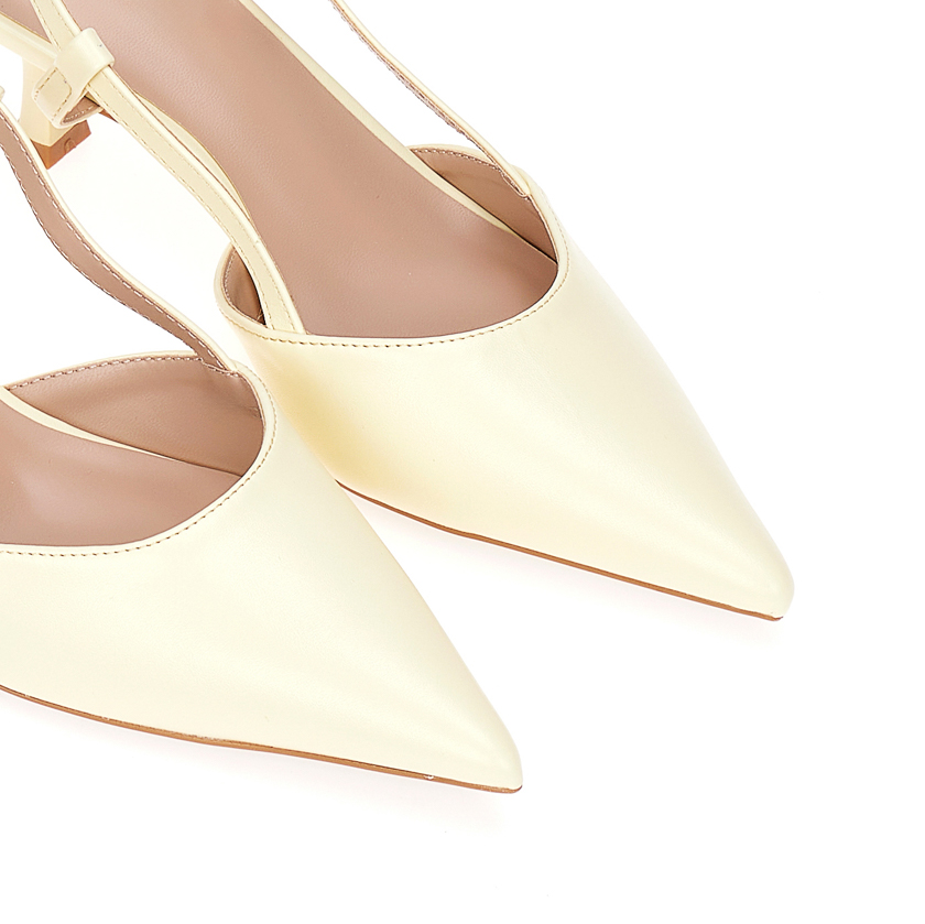 Γόβες κίτρινες slingback με χαμηλό τακούνι | TSOUKALAS